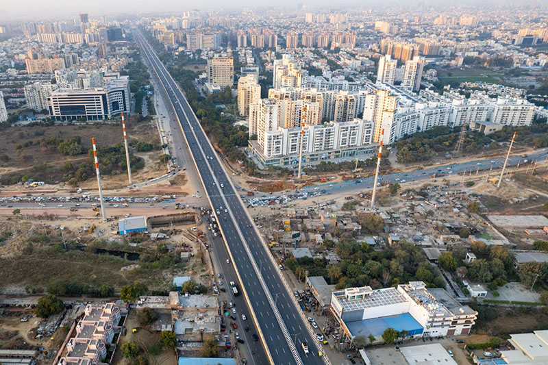 Noida Expressway: Future of Real Estate Investment